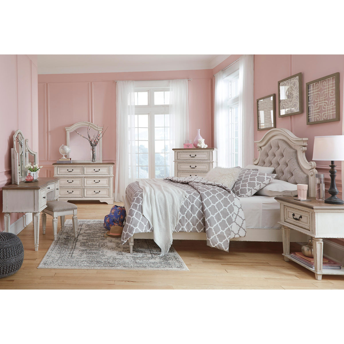 Signature Design by Ashley Realyn 5 Drawer Kids Chest B743 45
